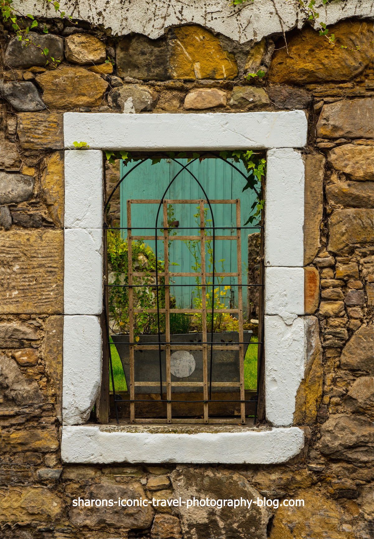 Scottish Windows – Sharon's Iconic Travel Photography Blog