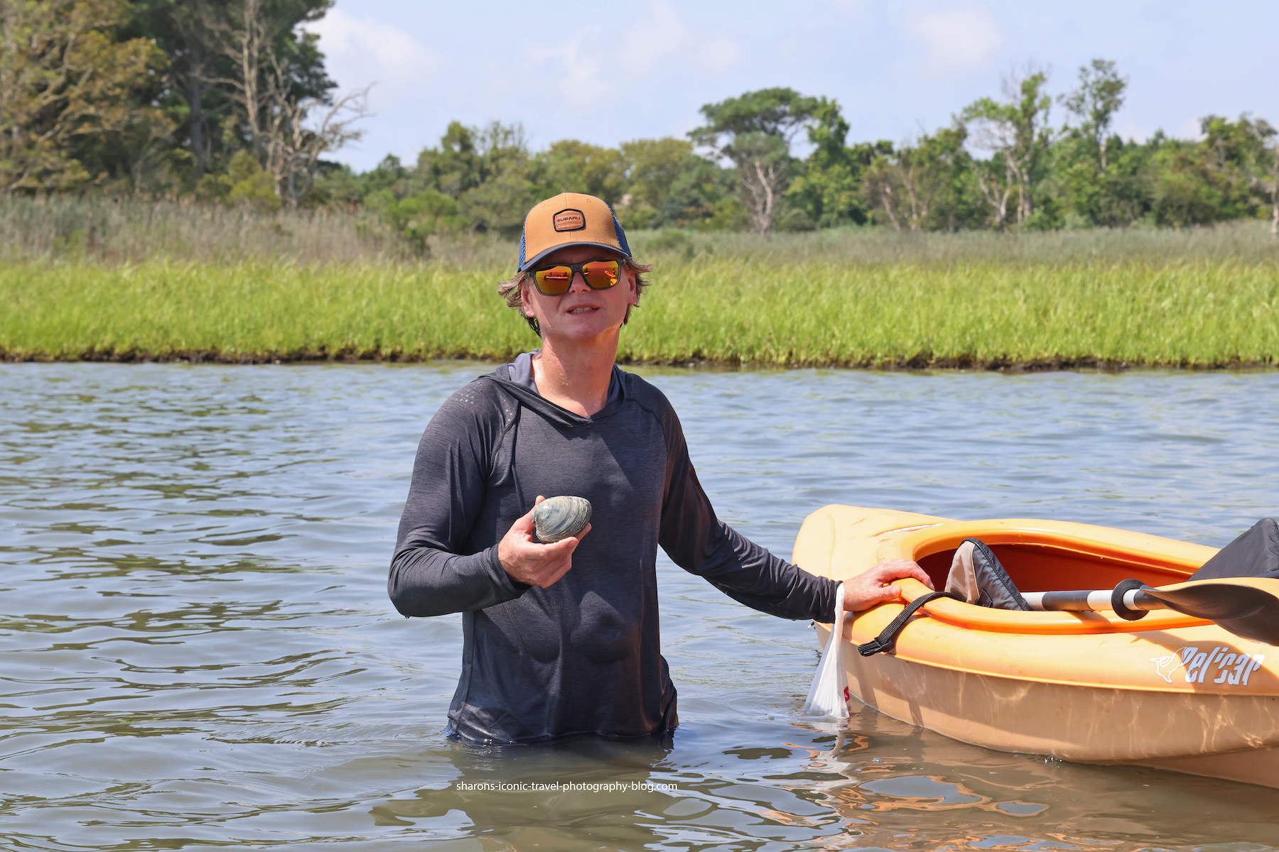 Clamming at Assateague 2023 – Sharon's Iconic Travel Photography Blog