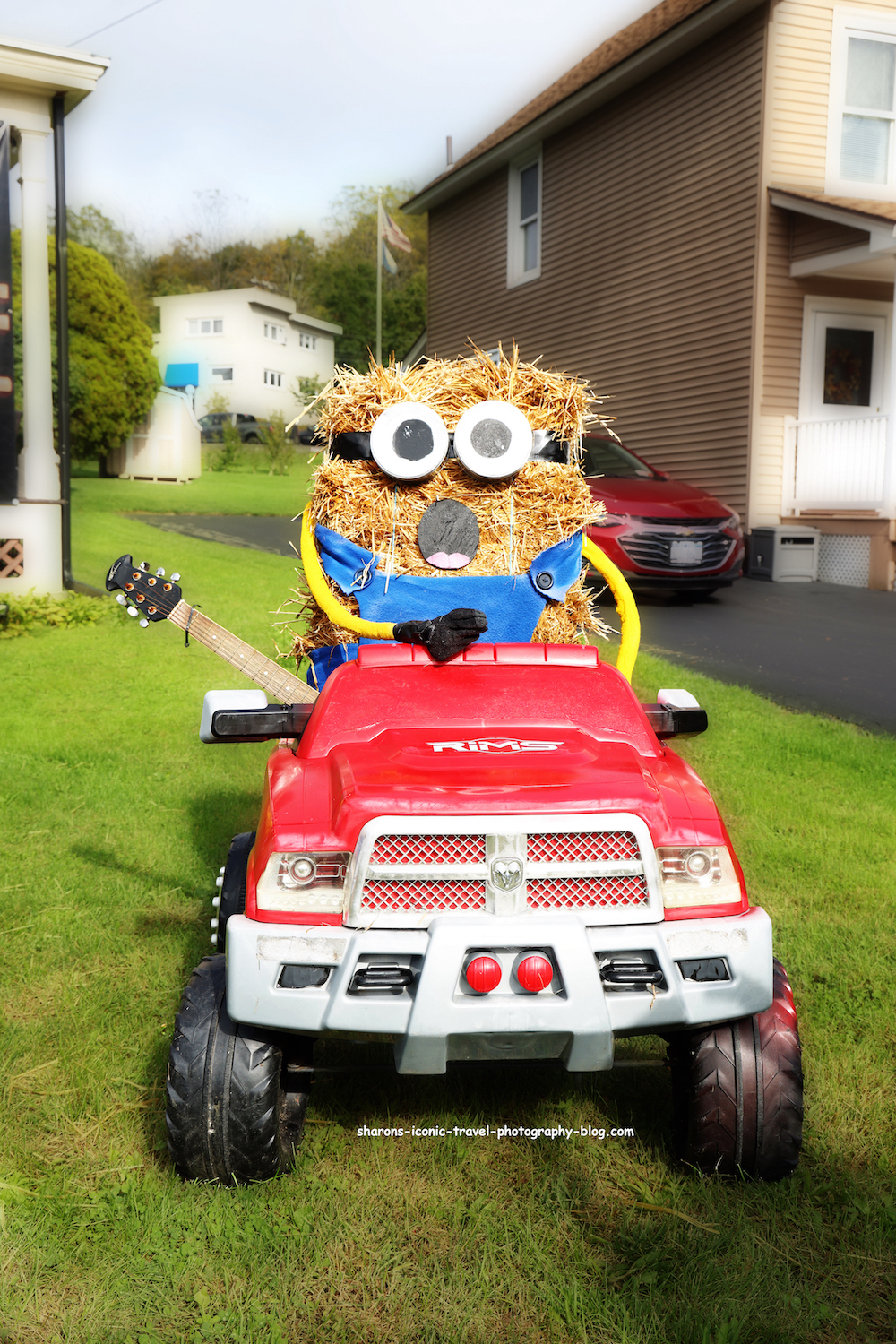 Minions Hay Bale 2023 – Sharon's Iconic Travel Photography Blog