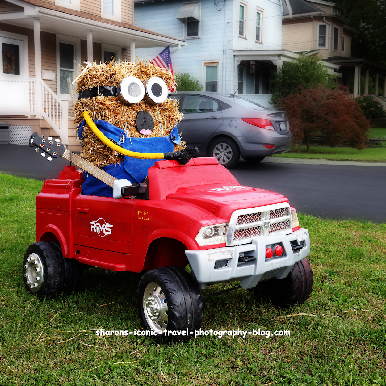 Minions Hay Bale 2023 – Sharon's Iconic Travel Photography Blog