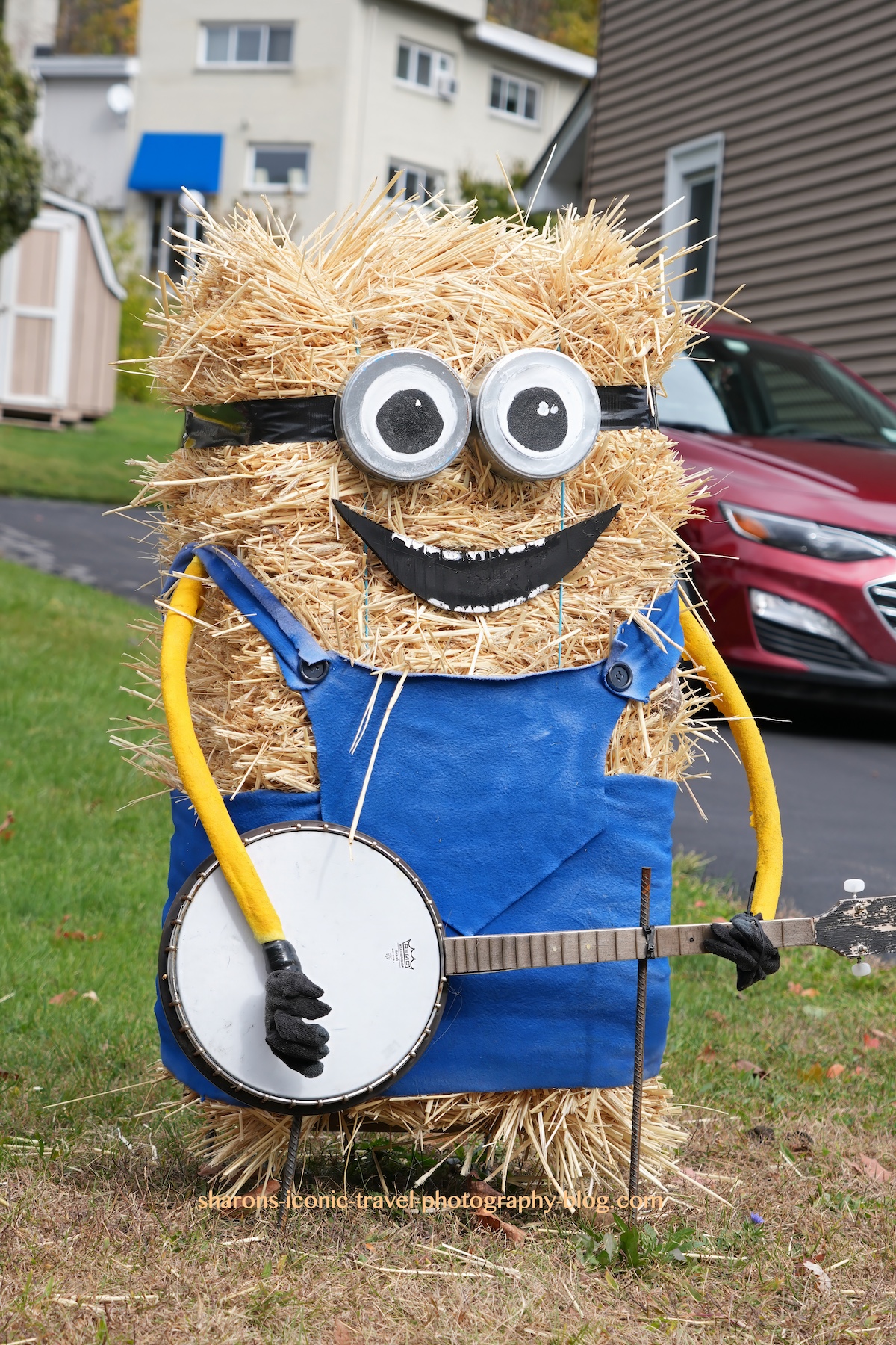 Minions Hay Bale Halloween 2024 – Sharon's Iconic Travel Photography Blog